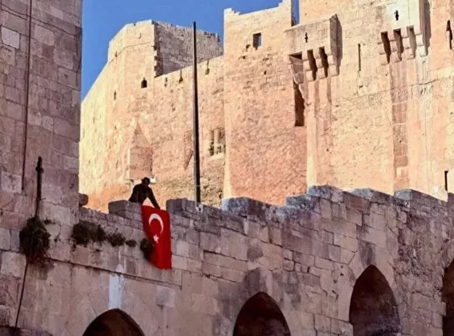 Türk bayrağının yer aldığı kale Halep Kalesi mi? - Teyit