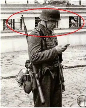 Cep telefonu kullanan asker fotoğrafının 1937’ye ait olduğu iddiası - Teyit