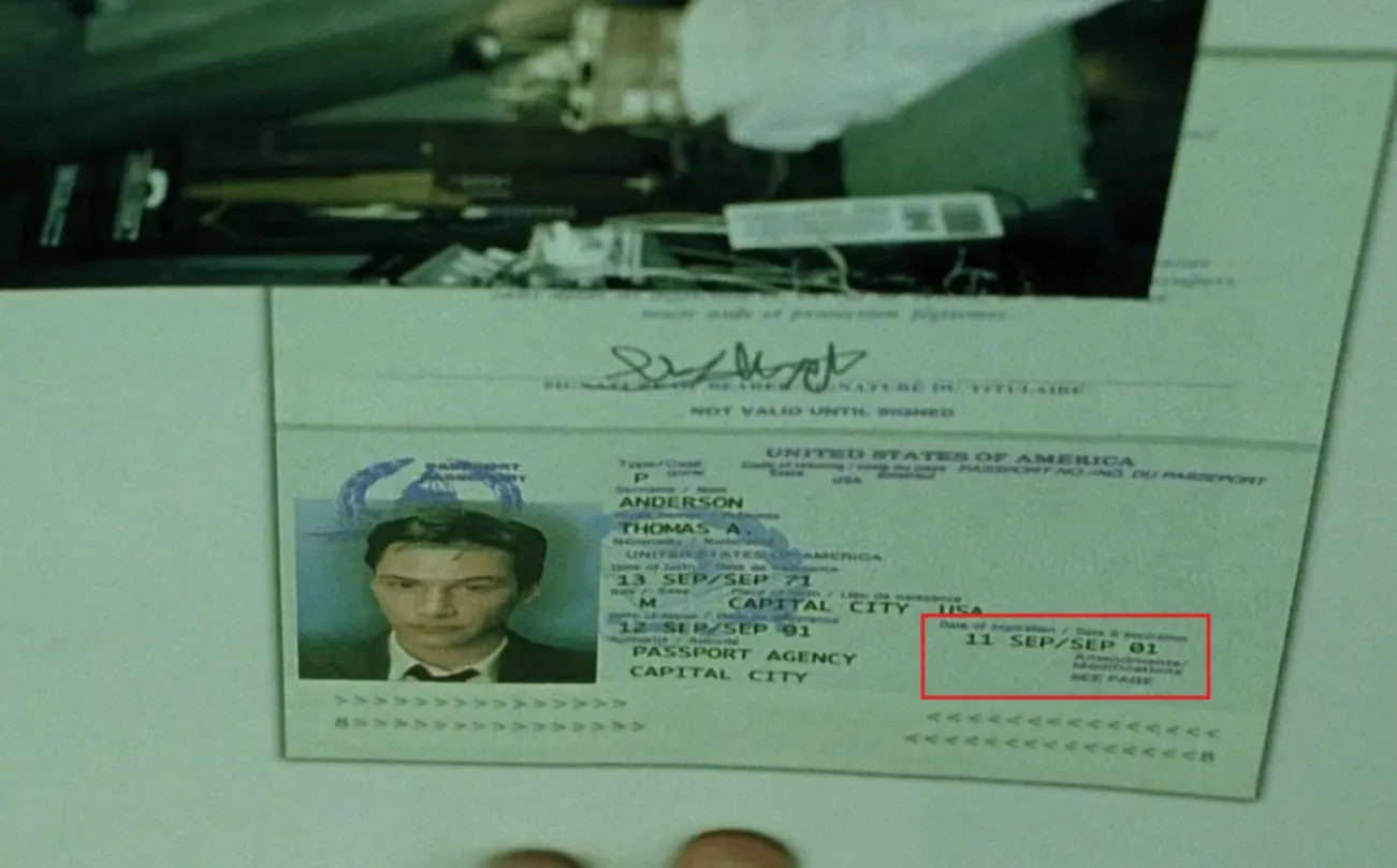 Matrix'teki Neo karakterinin pasaport süresi 11 Eylül 2001’de mi sona ...