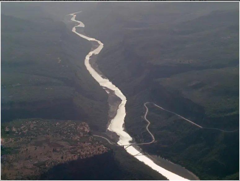 Video Nil çayının qırmızı rəngə çevrildiyini göstərir? - Teyit