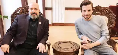 "Sina Osmanoğlu" ile Ricky Martin'i gösteren fotoğraf gerçek mi? - Teyit