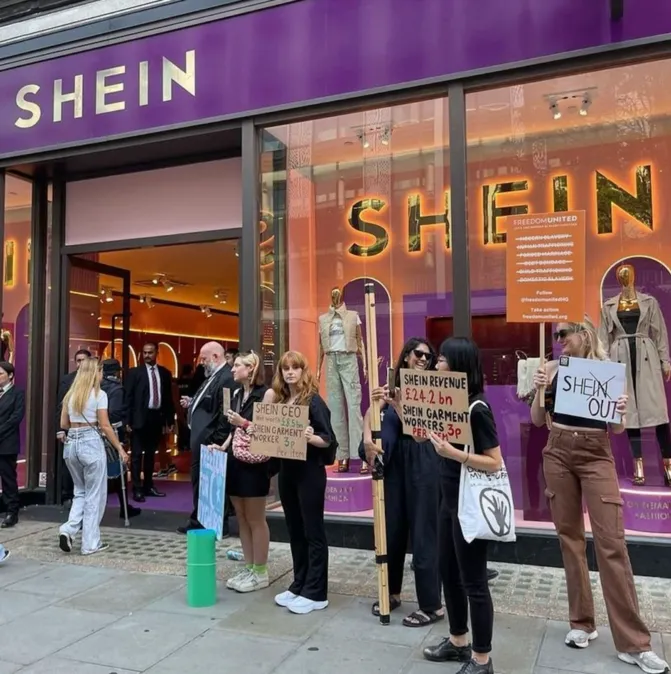 Fotoğraf Uygur işçilerin Shein etiketlerindeki yardım çağrılarını mı ...
